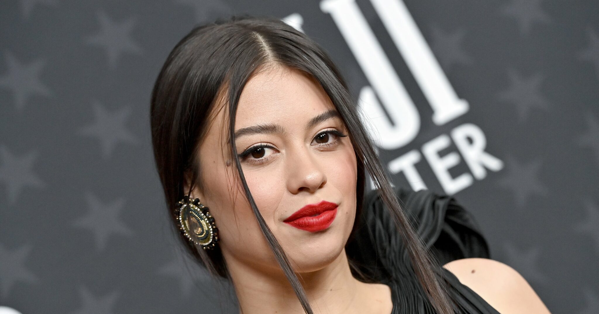 How Amber Midthunder Celebrated Native American Designers at Yaamava ...