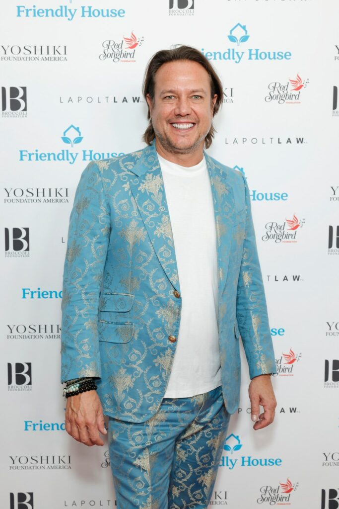 Hairstylist Angus Mitchell, Son of Paul Mitchell, Dies at 53 - Smudge ...