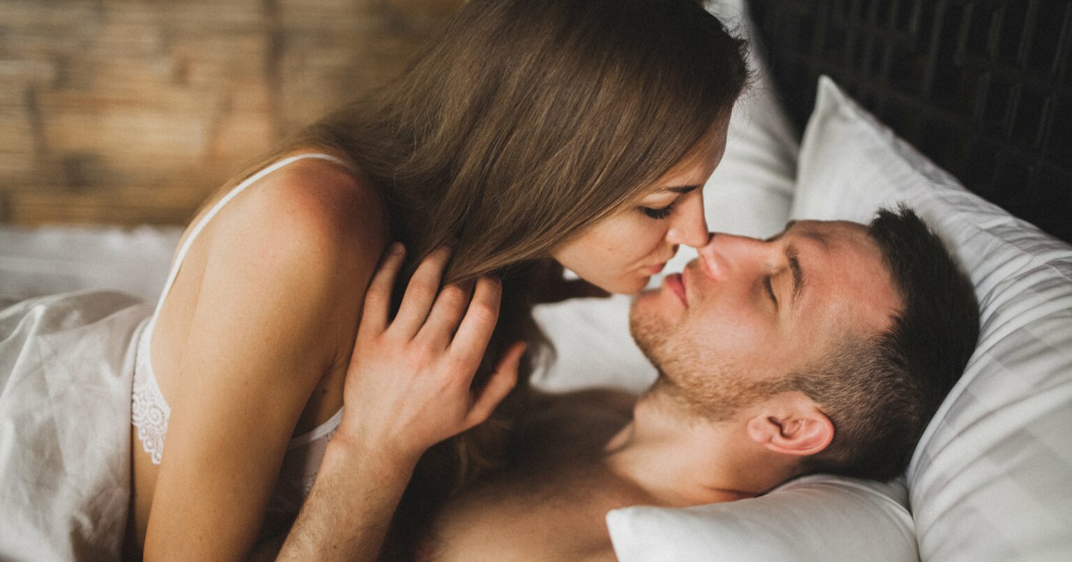 How to Perfect the Art of Dry Humping - Smudge Report