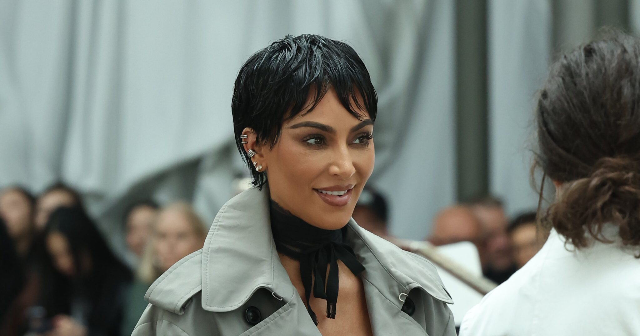Kim Kardashian's Kris Jenner-Inspired Pixie Is Actually Giving Major ...