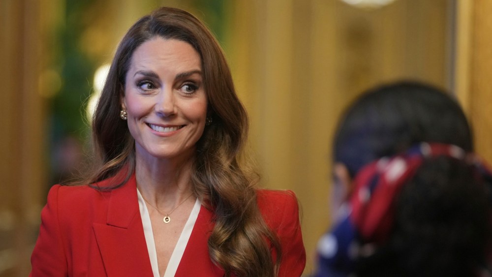 Kate Middleton Delivers a Fiery McQueen Power Suiting Moment for ...